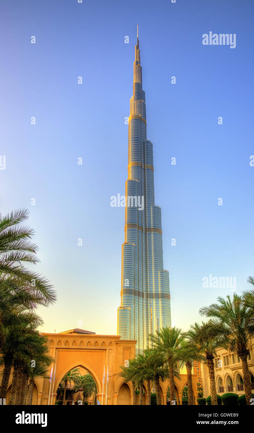 Sky garden building dubai hi-res stock photography and images - Alamy
