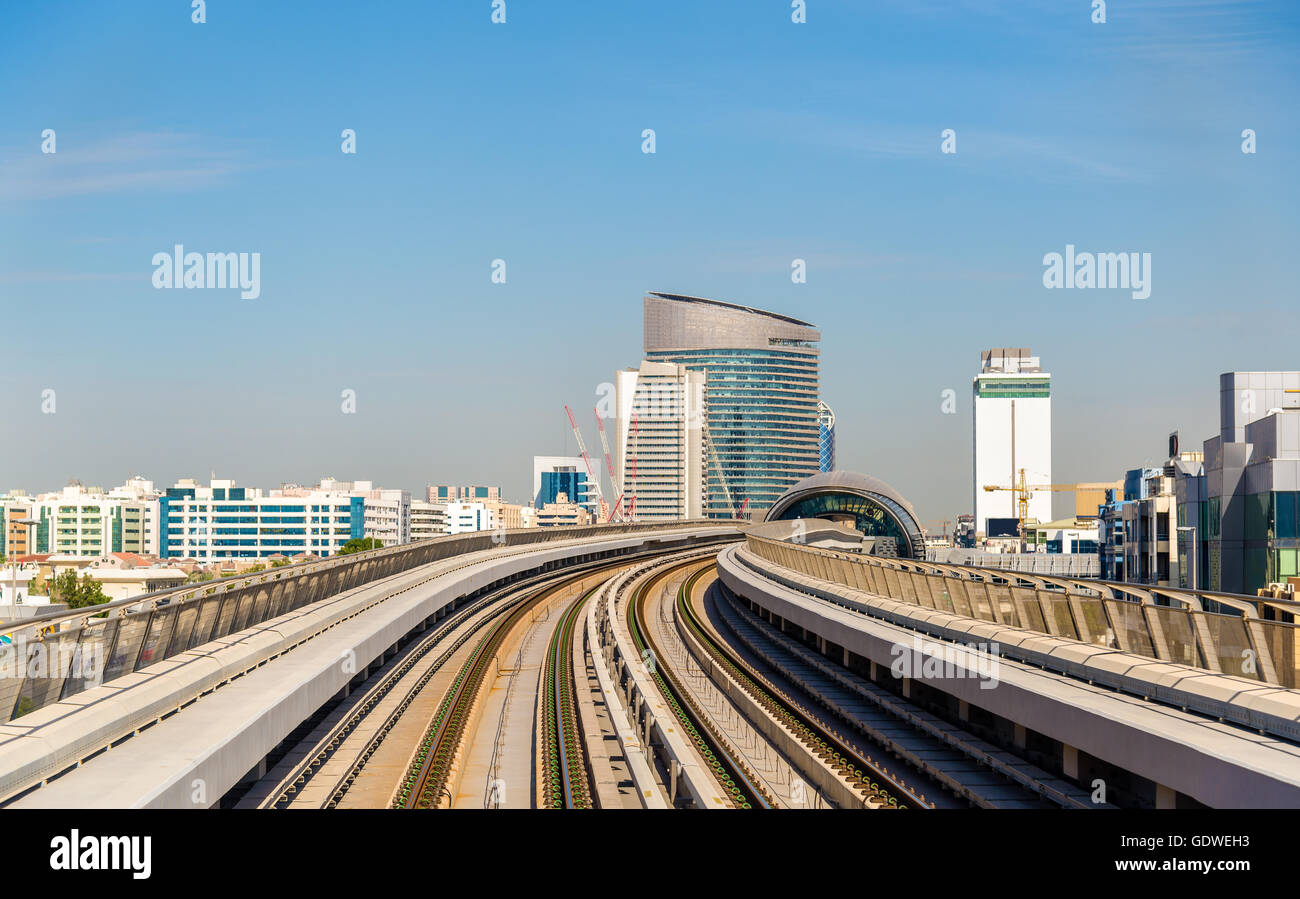 Dubai metro railway track construction hi-res stock photography and ...