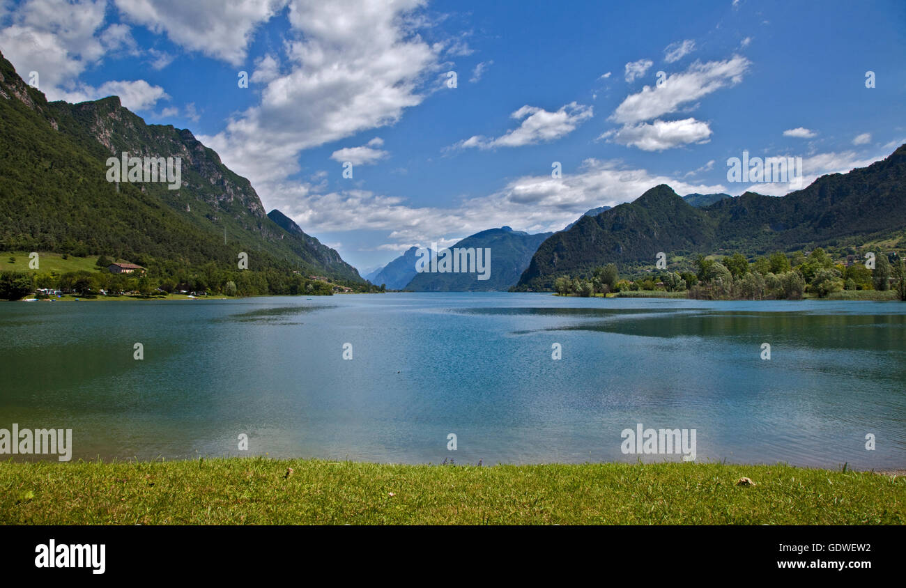 Lago di idro hi-res stock photography and images - Alamy