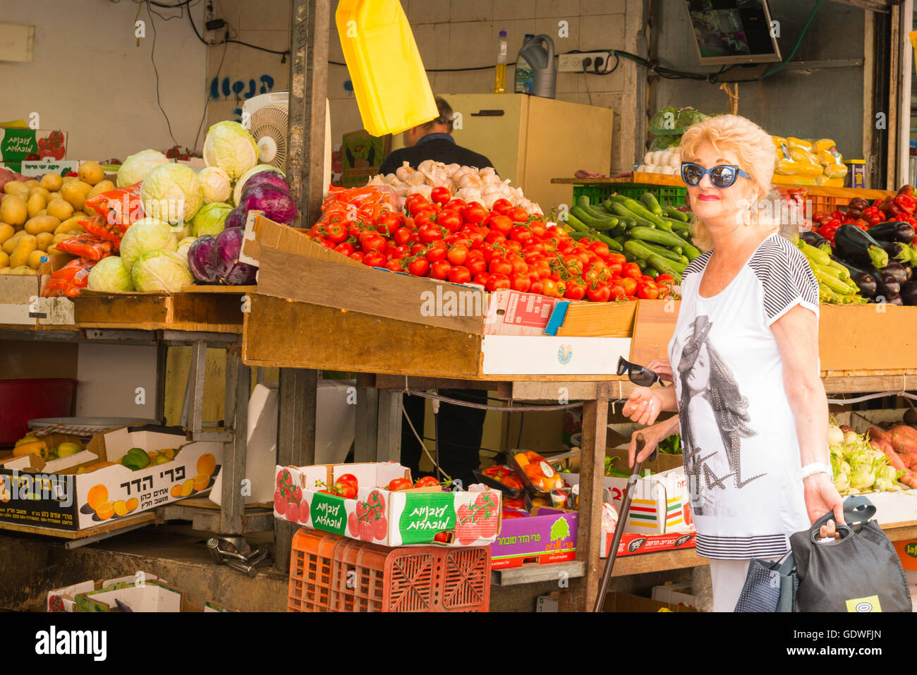 Israel Netanya market typical vegetable veg stall red & white cabbages ...