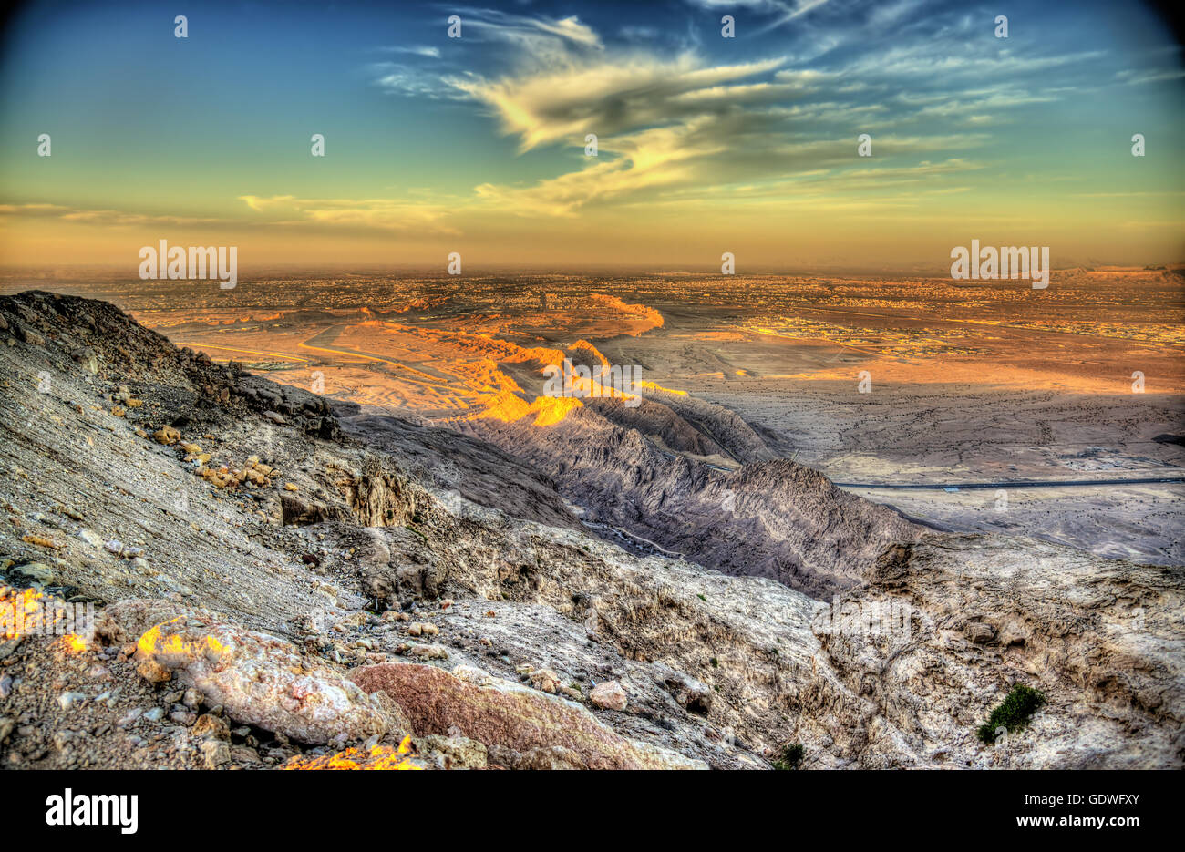 Border of the united arab emirates and oman hi-res stock photography ...