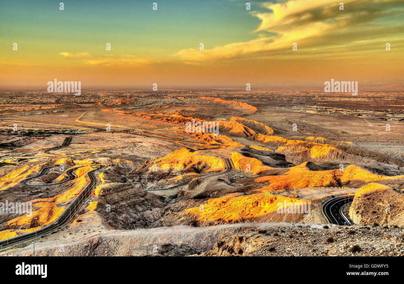 Mount Jebel Hafeet Stock Photos & Mount Jebel Hafeet Stock Images - Alamy