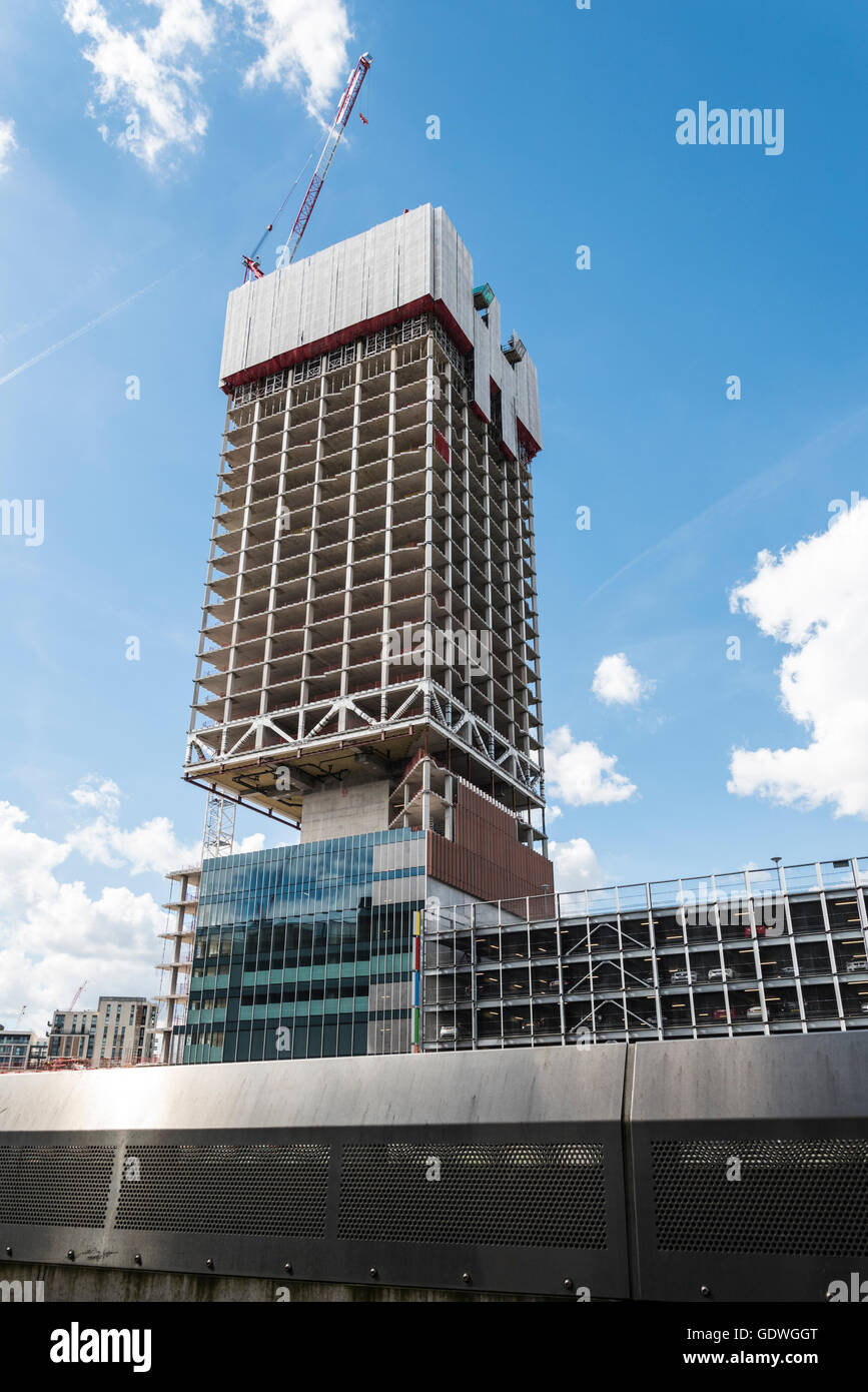 Concrete blocks east london hi-res stock photography and images - Alamy