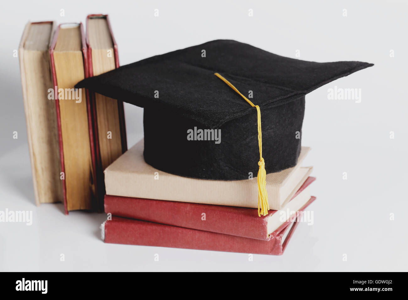 Academic hat hi-res stock photography and images - Alamy