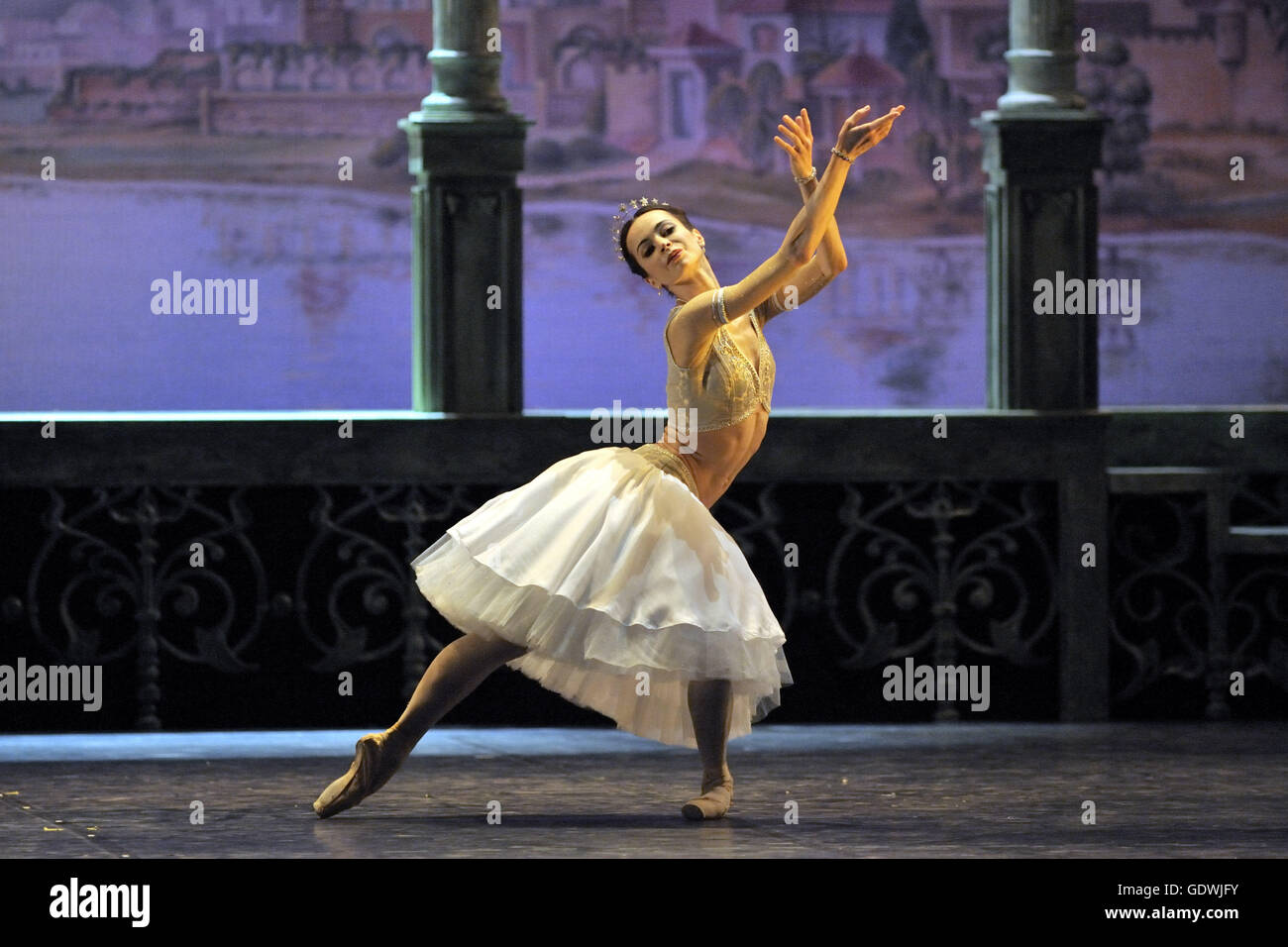 'La Peri', choreography and staging Vladimir Malakhov Stock Photo - Alamy