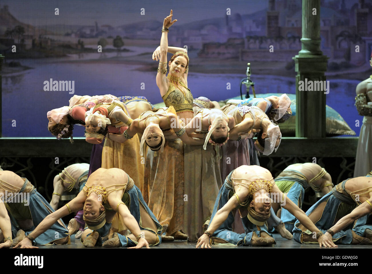 'La Peri', choreography and staging Vladimir Malakhov Stock Photo - Alamy