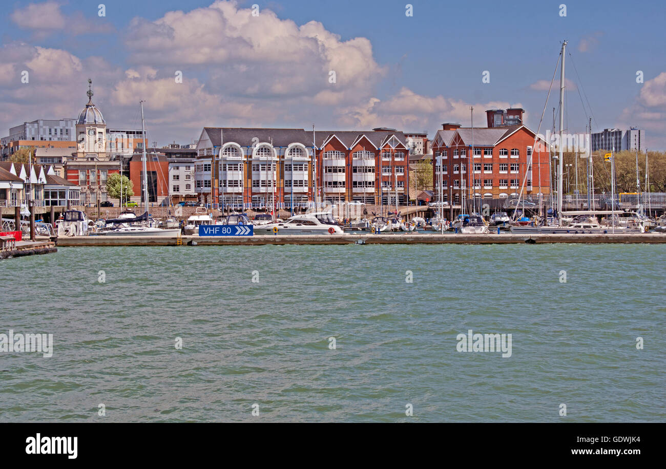 Southampton harbour hi-res stock photography and images - Alamy