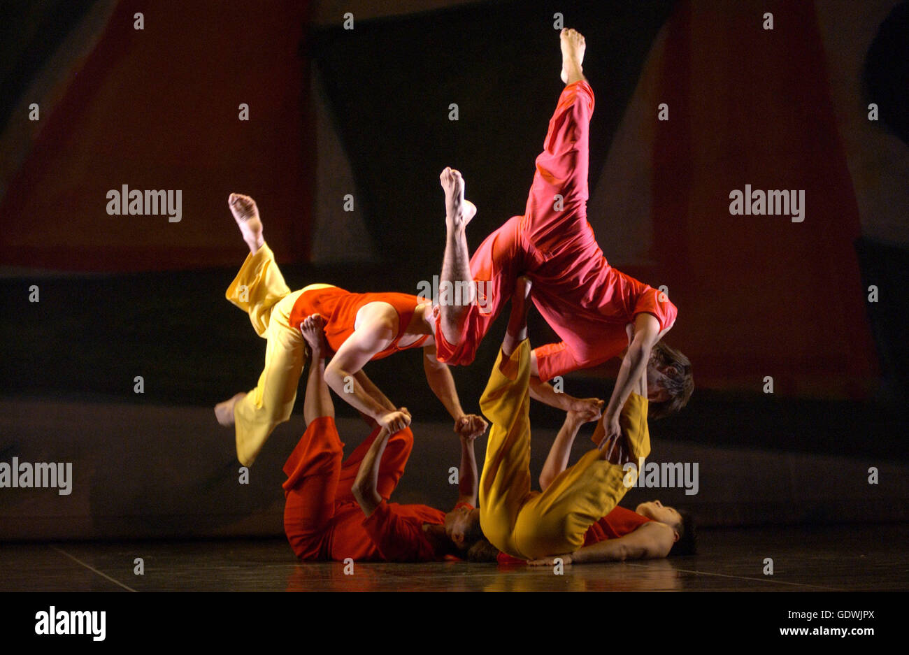 'Present Tense', Trisha Brown Dance Company Stock Photo - Alamy
