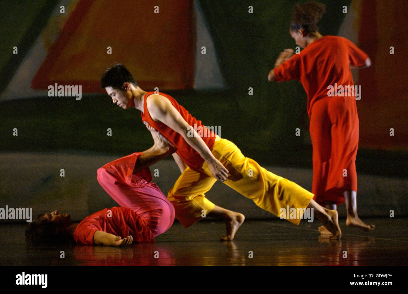 'Present Tense', Trisha Brown Dance Company Stock Photo - Alamy