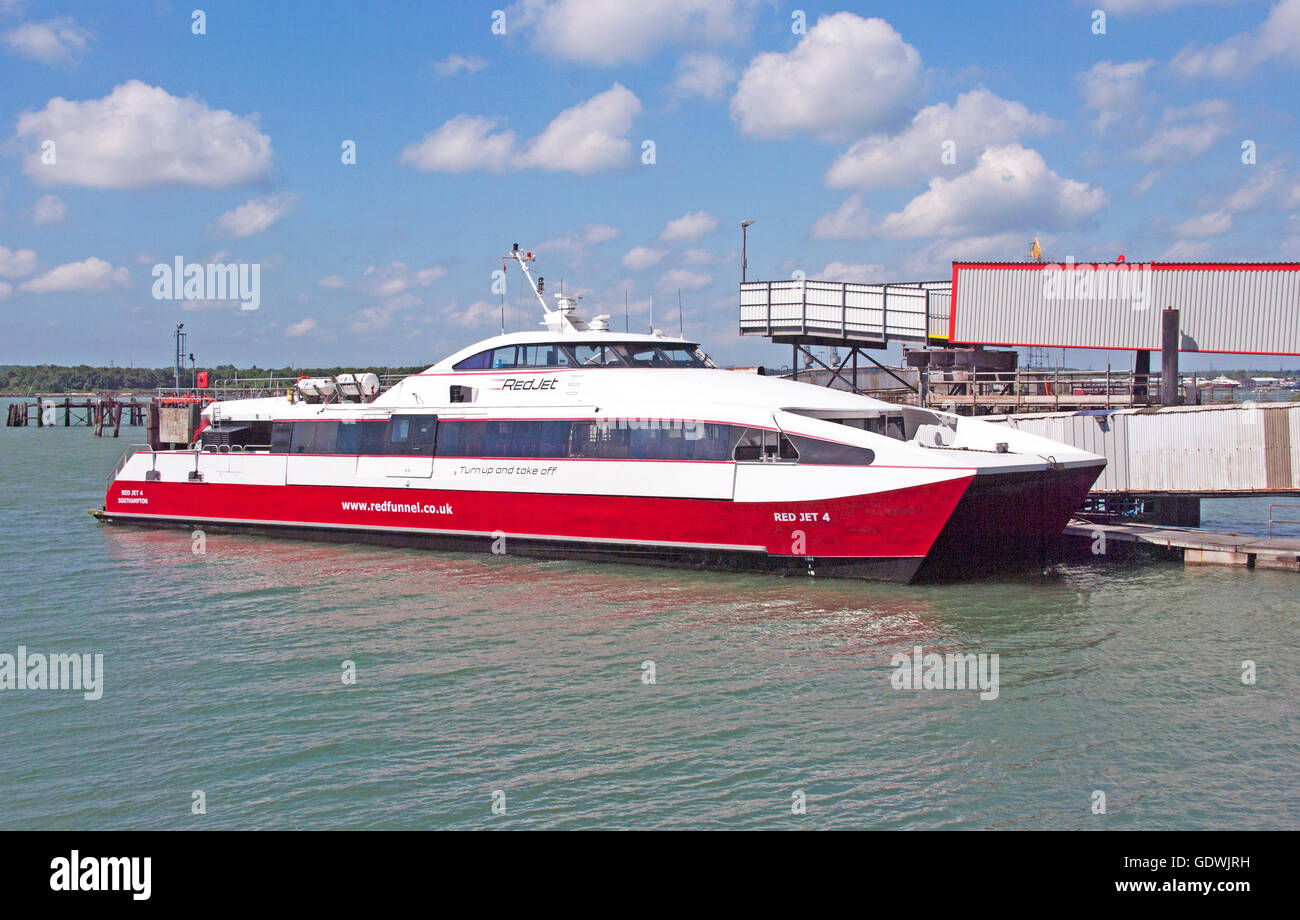 Southampton harbour hi-res stock photography and images - Alamy