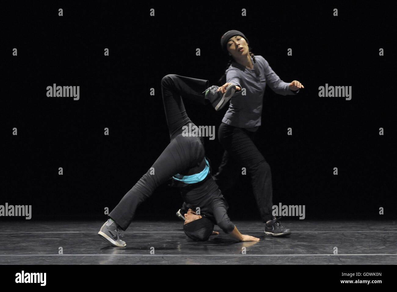Anne nguyen hi-res stock photography and images - Alamy