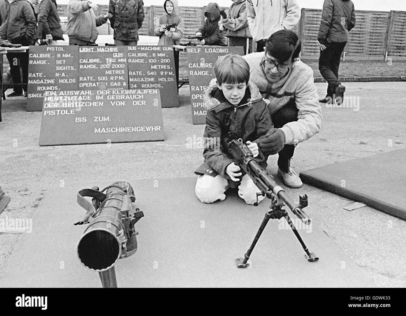 British armed forces hi-res stock photography and images - Alamy