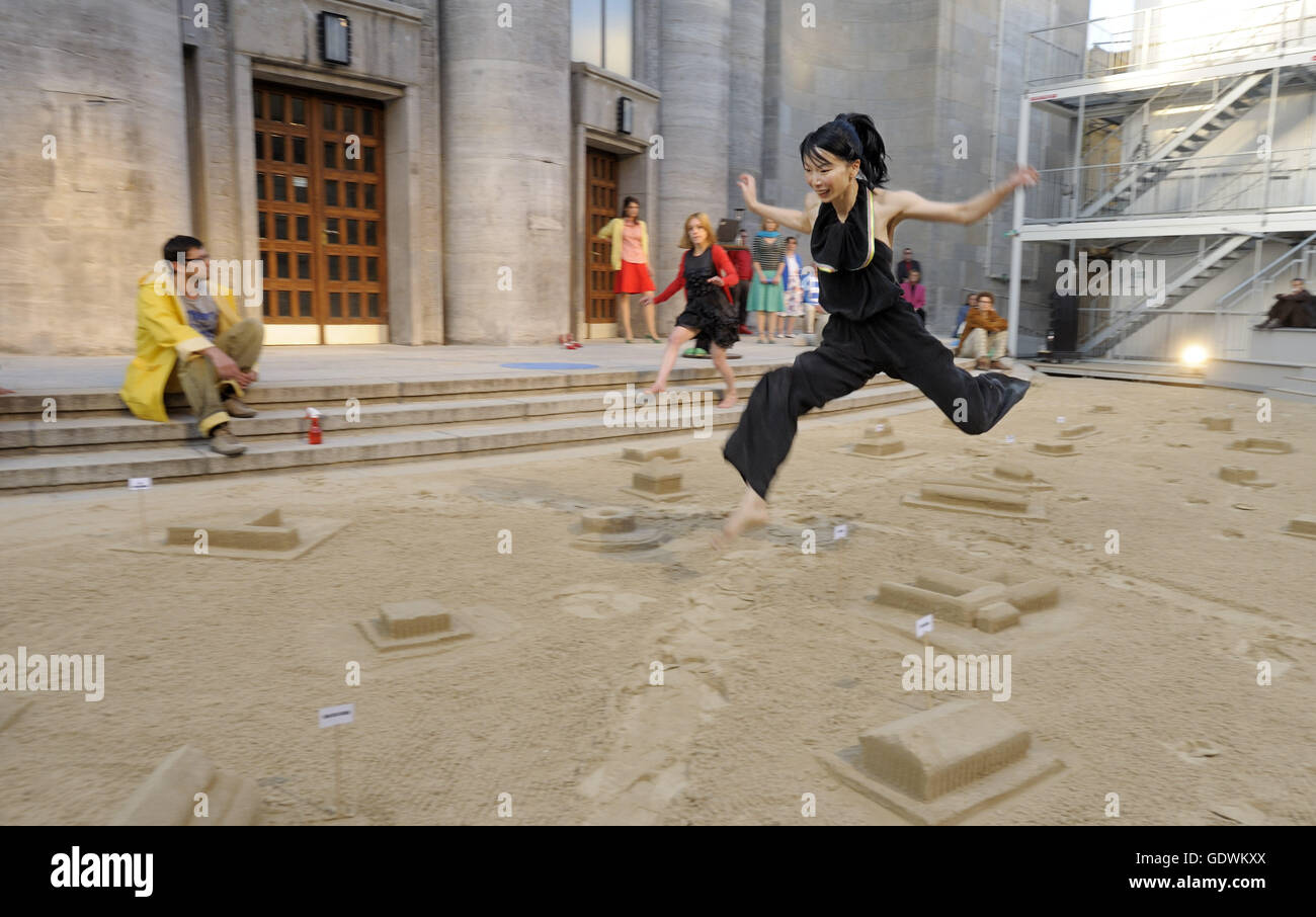 'Ein Chor Stasimon' directed by Michail Marmarinos Stock Photo - Alamy