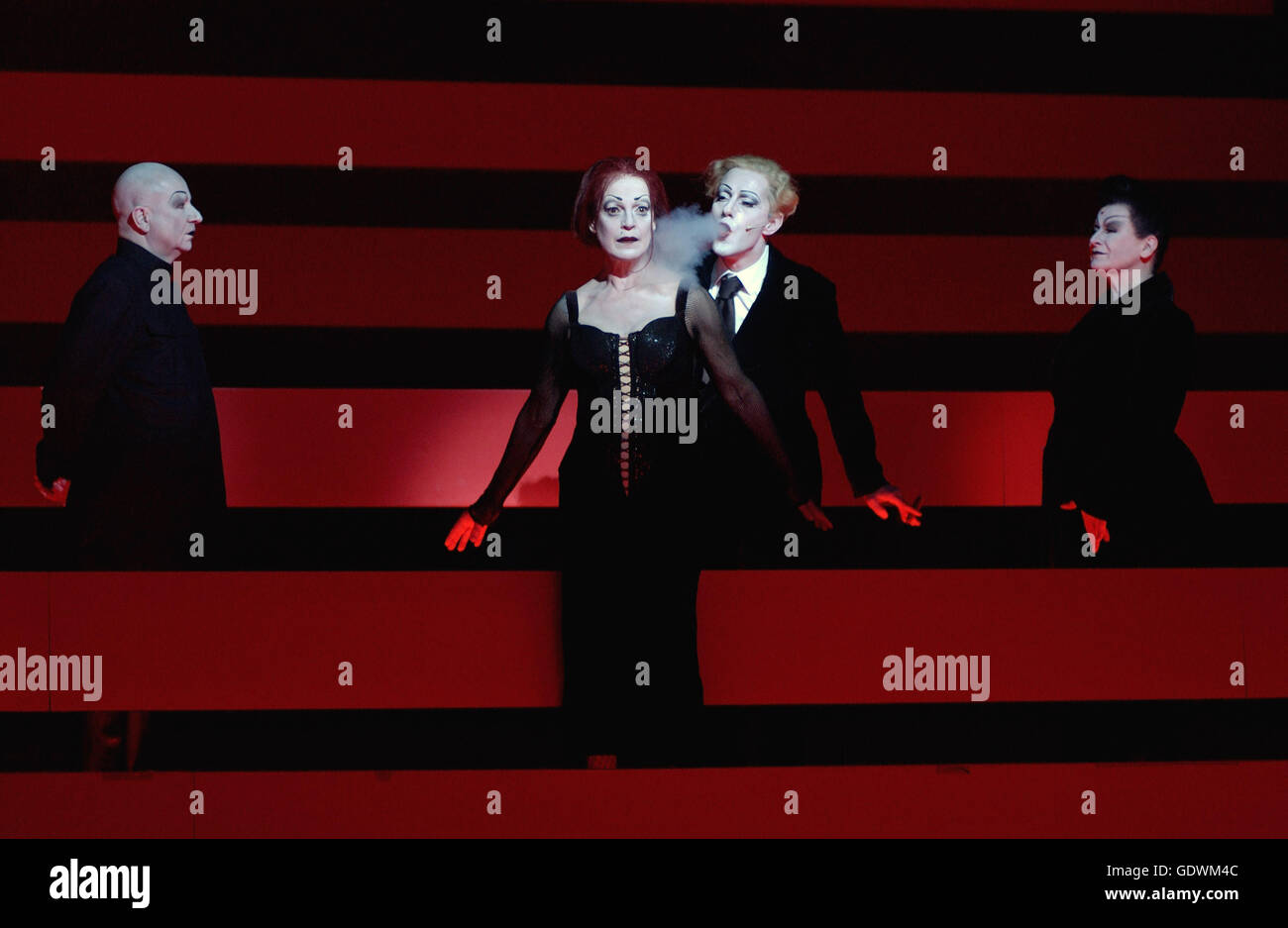 'The Threepenny Opera', directed by Robert Wilson Stock Photo - Alamy