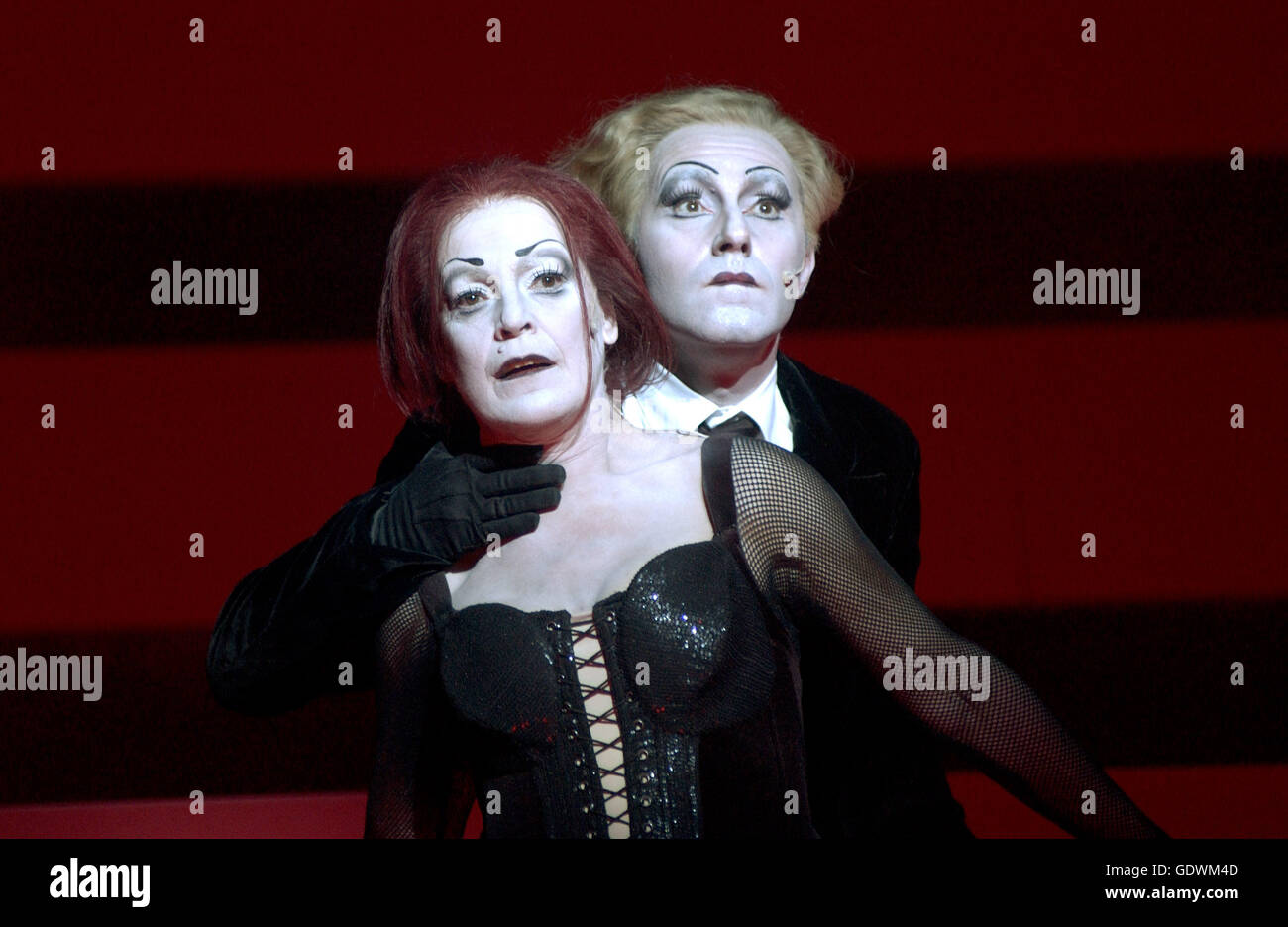 'The Threepenny Opera', directed by Robert Wilson Stock Photo - Alamy