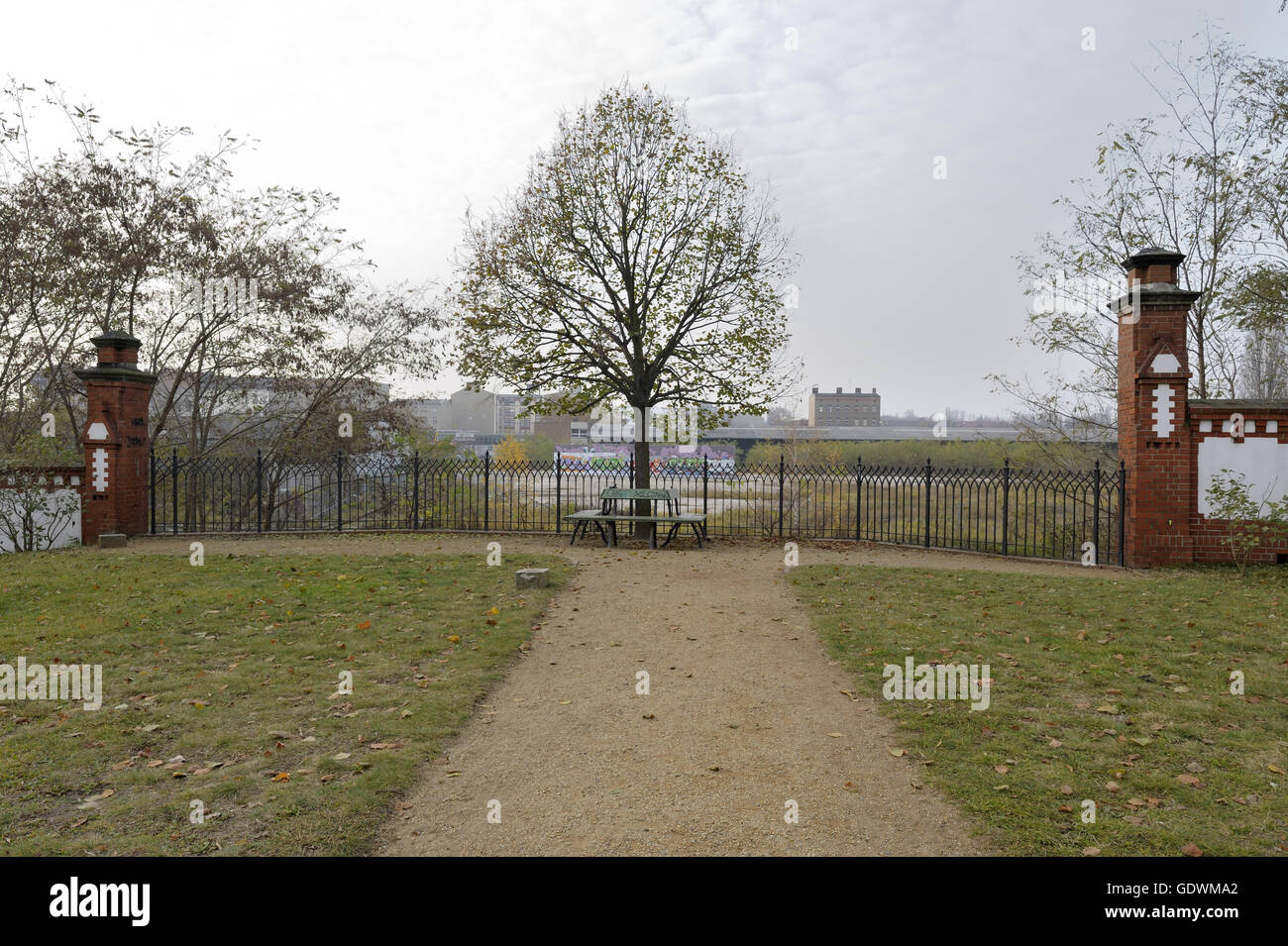 Invalidenfriedhof cemetery hi-res stock photography and images - Alamy