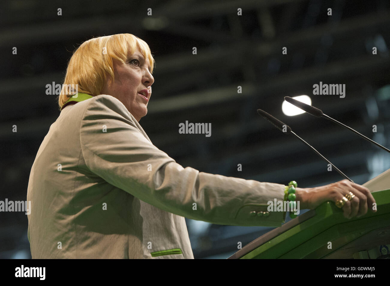 Velodrom berlin claudia roth hi-res stock photography and images - Alamy