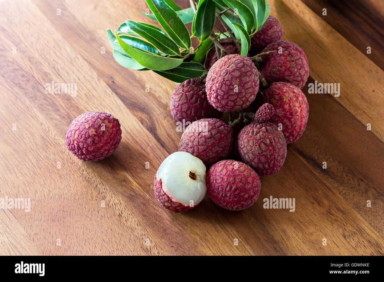Bunch Lychee Fruit Litchi High Resolution Stock Photography and Images ...