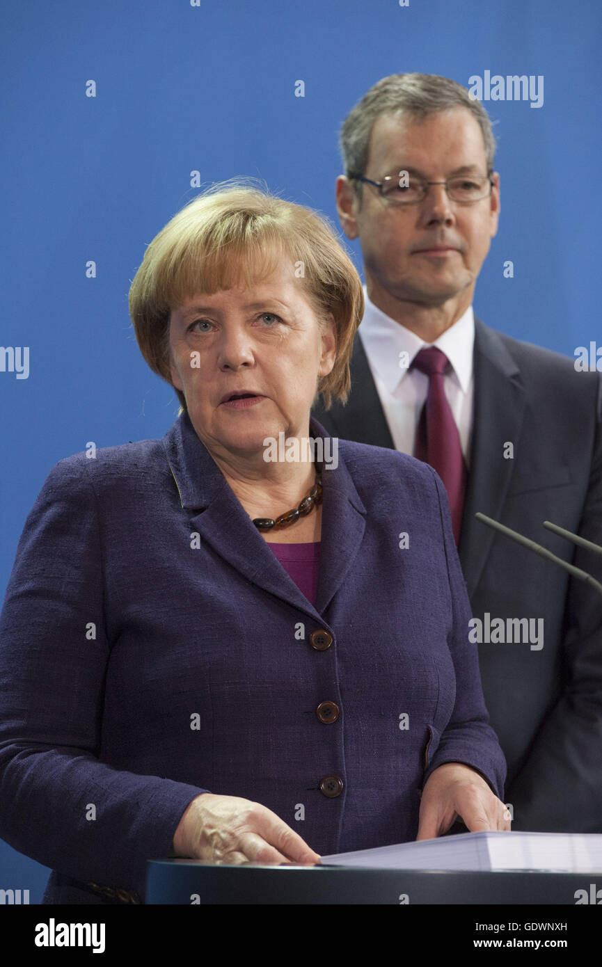 Federal chancellor and prof dr peter bofinger hi-res stock photography ...