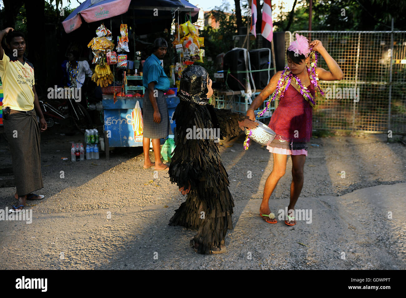 Pink gorilla hi-res stock photography and images - Alamy