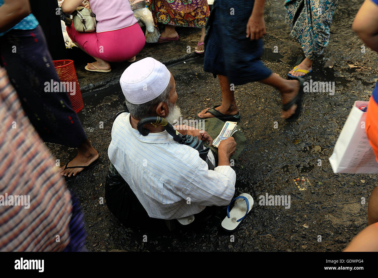 Beggar early hi-res stock photography and images - Alamy