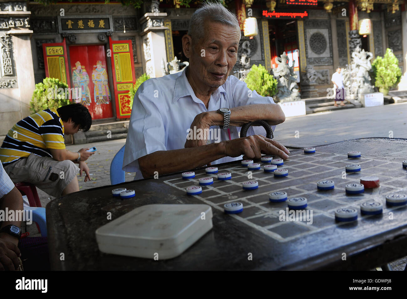 Burmese chess hi-res stock photography and images - Alamy
