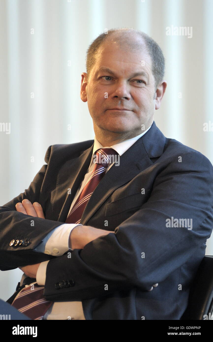 Olaf scholz hi-res stock photography and images - Alamy
