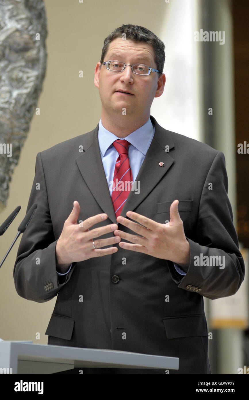 Thorsten Schaefer Guembel Stock Photo - Alamy