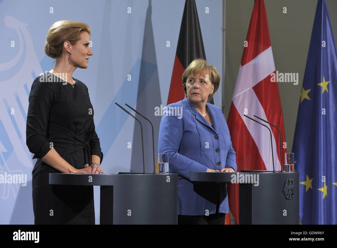 German chancellor angela merkel helle hi-res stock photography and ...
