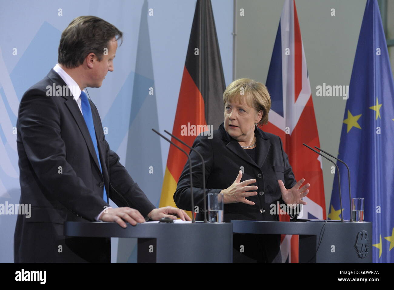 David cameron and european union hi-res stock photography and images ...