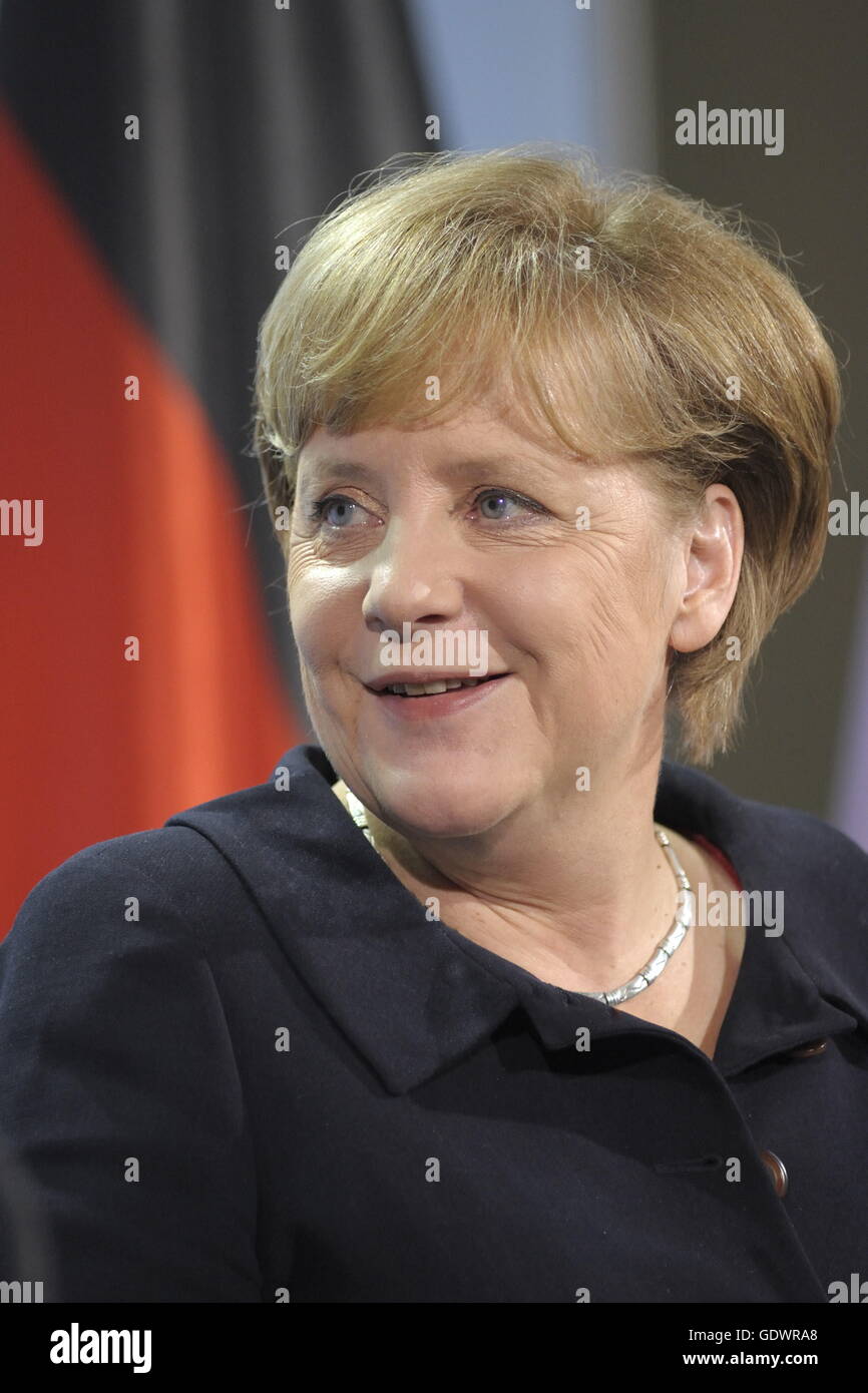 Angela merkel smiling hi-res stock photography and images - Alamy