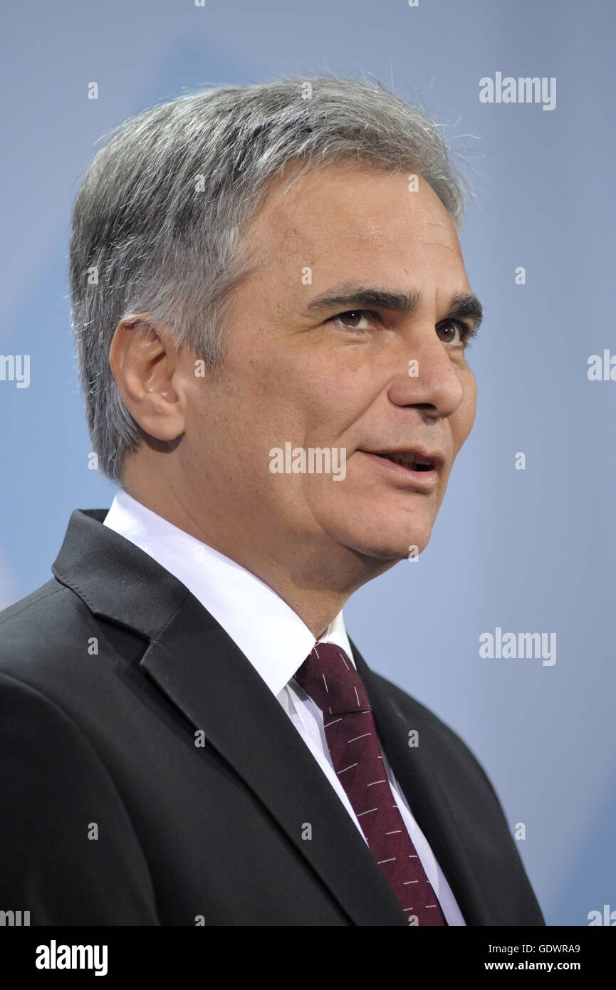 Austrian chancellor werner faymann hi-res stock photography and images ...