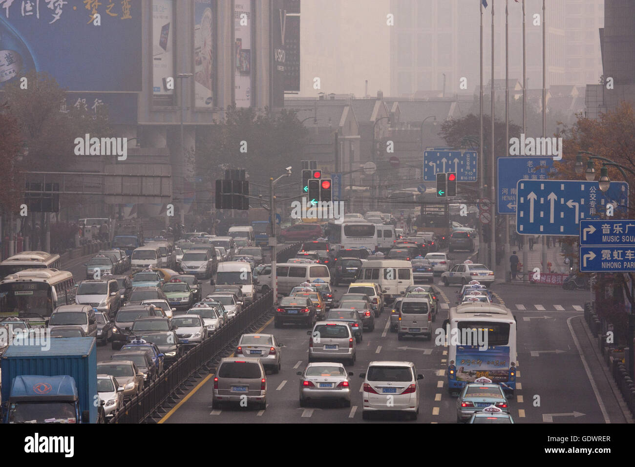 Traffic smog hi-res stock photography and images - Alamy
