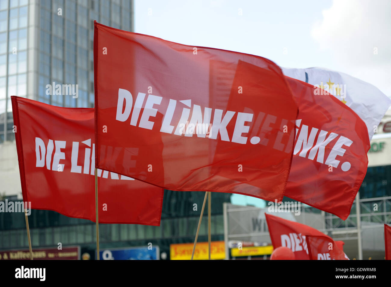 Die linke logo hi-res stock photography and images - Alamy