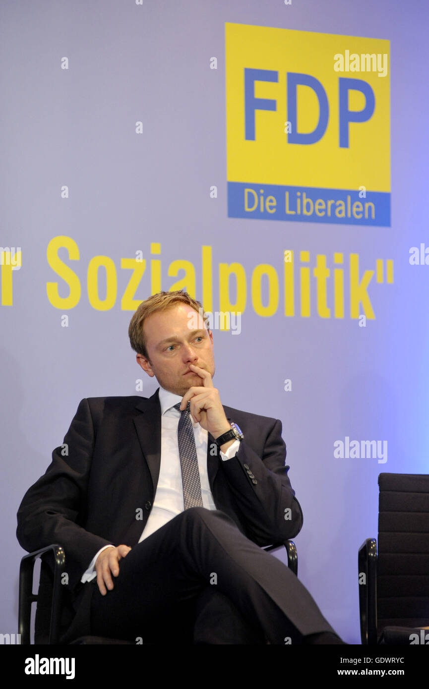 In the thomas dehler haus christian lindner secretary general of the ...