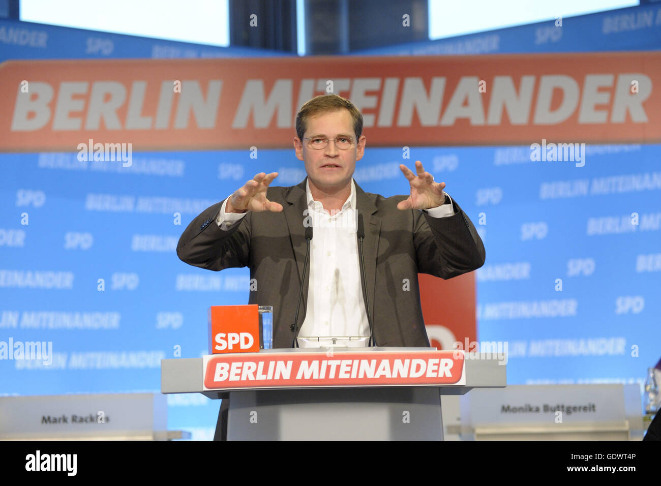 Regional chairman and faction leader hi-res stock photography and ...