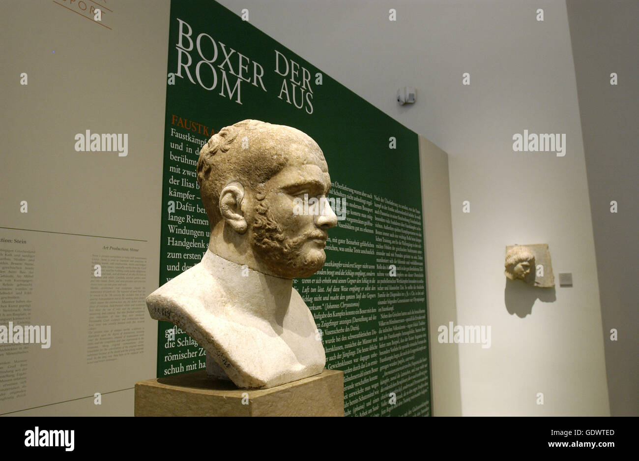 "The exhibition ""The Roman Boxer"" in the Altes Museum Stock Photo - Alamy