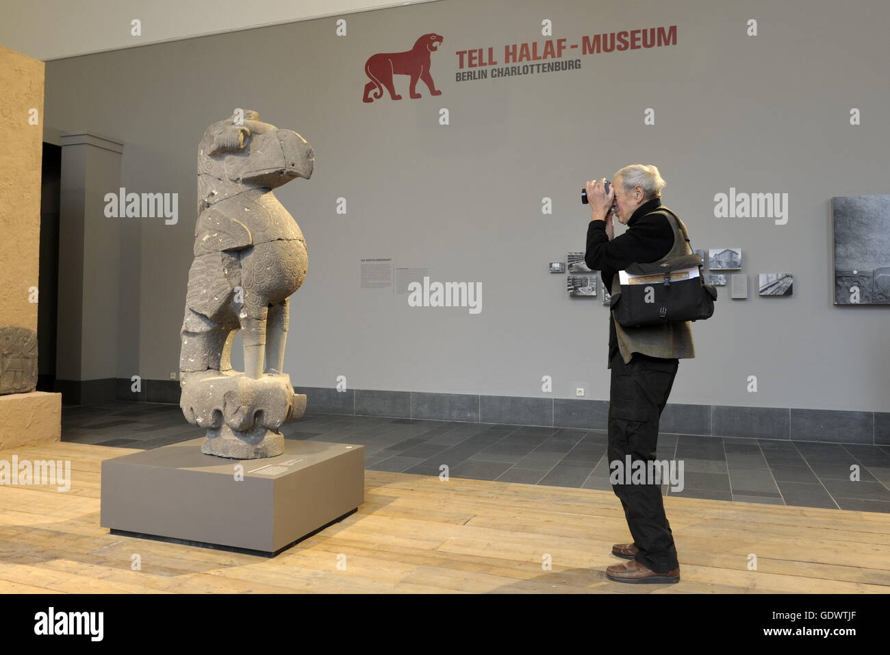 "The exhibition ""The Salvaged Gods from the Palace of Tell Halaf Stock ...