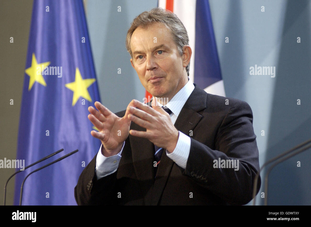 Politics northern ireland tony blair hi-res stock photography and ...