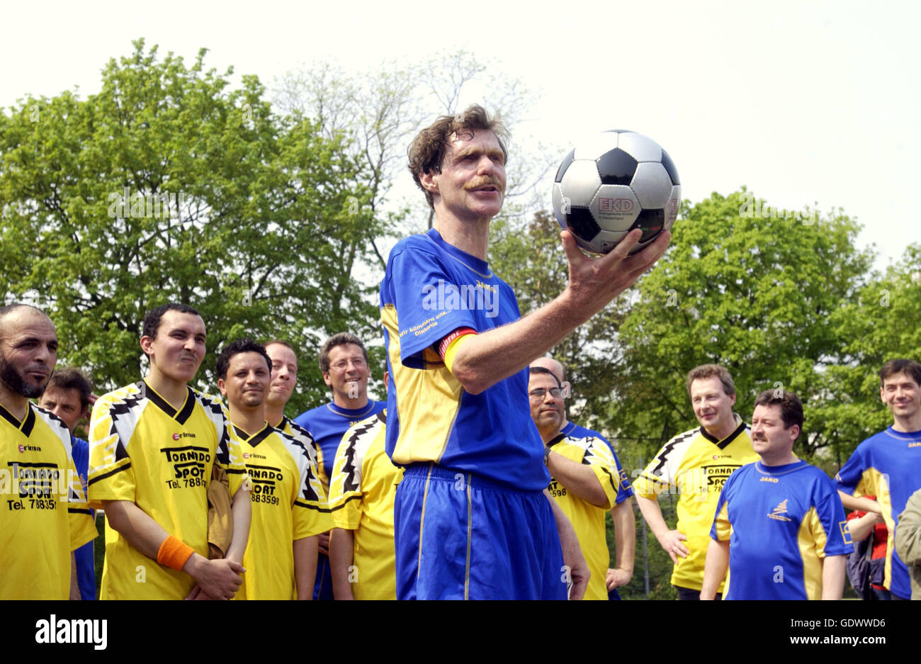 Christian muslim soccer team hi-res stock photography and images - Alamy