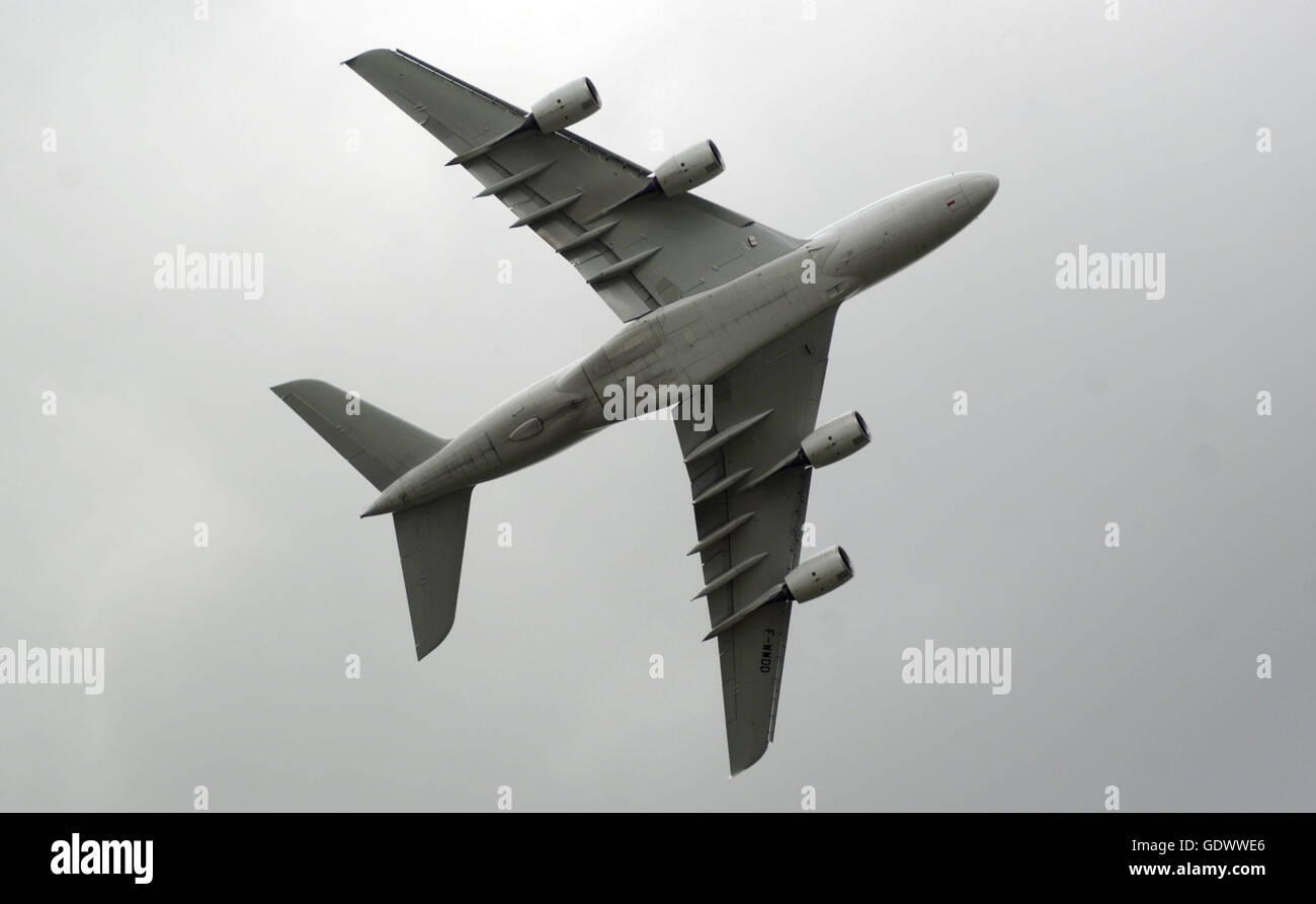 An airbus a380 airliner flight hi-res stock photography and images - Alamy