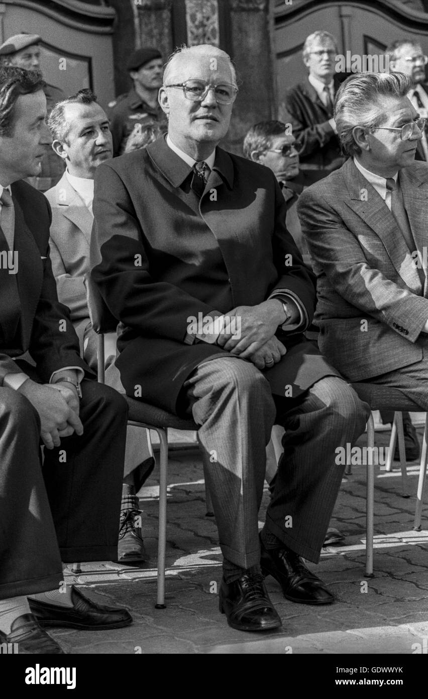 Gerhard Stoltenberg High Resolution Stock Photography and Images - Alamy