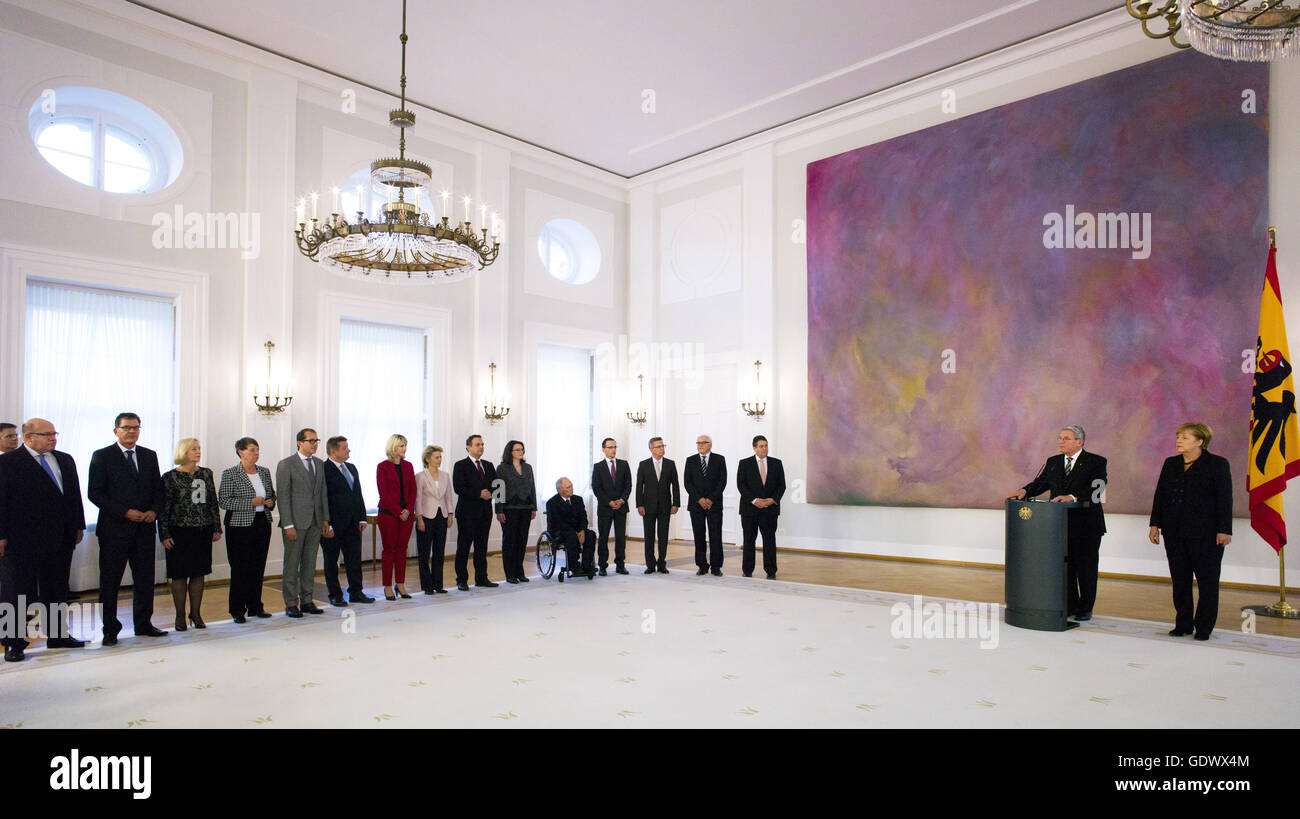 Barbara castle cabinet hi-res stock photography and images - Alamy