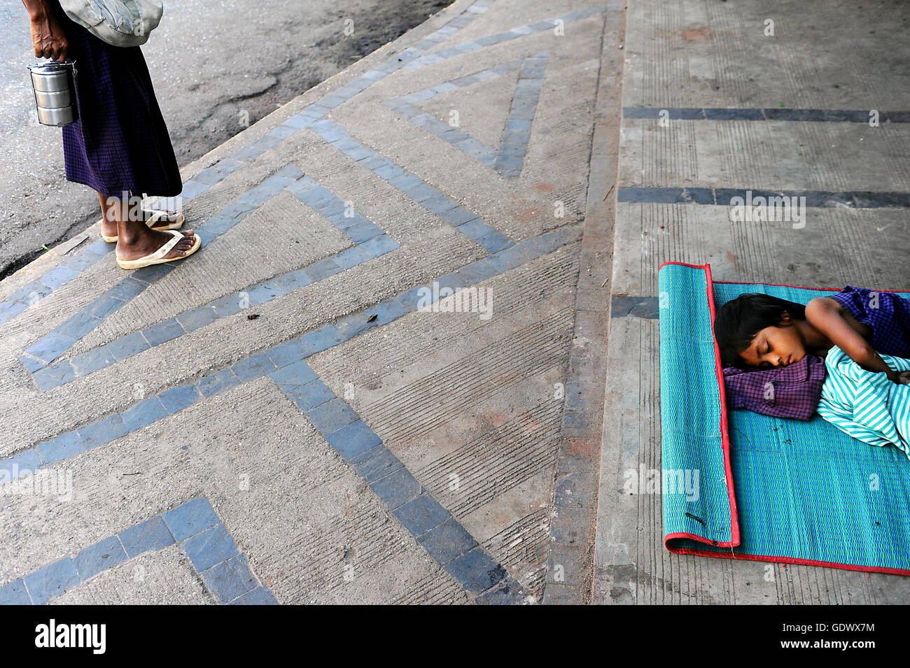 Girl sleeps on the street Stock Photo - Alamy