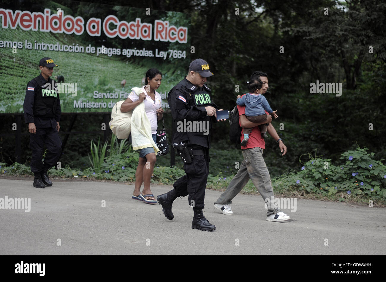 Nicaraguan workers in Costa Rica Stock Photo - Alamy