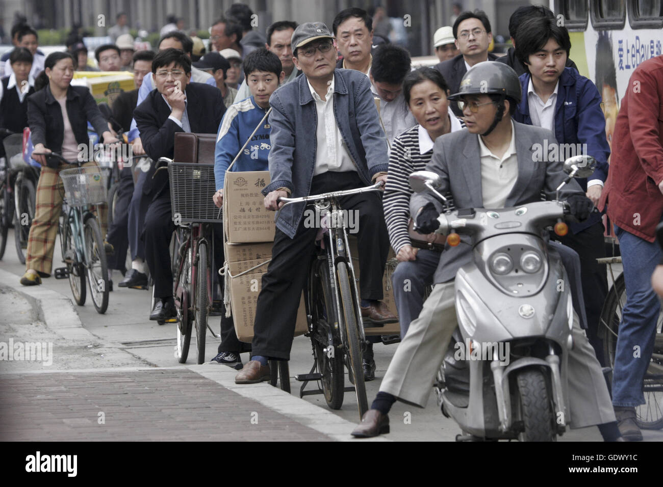 People wait for green light on a street Stock Photo - Alamy
