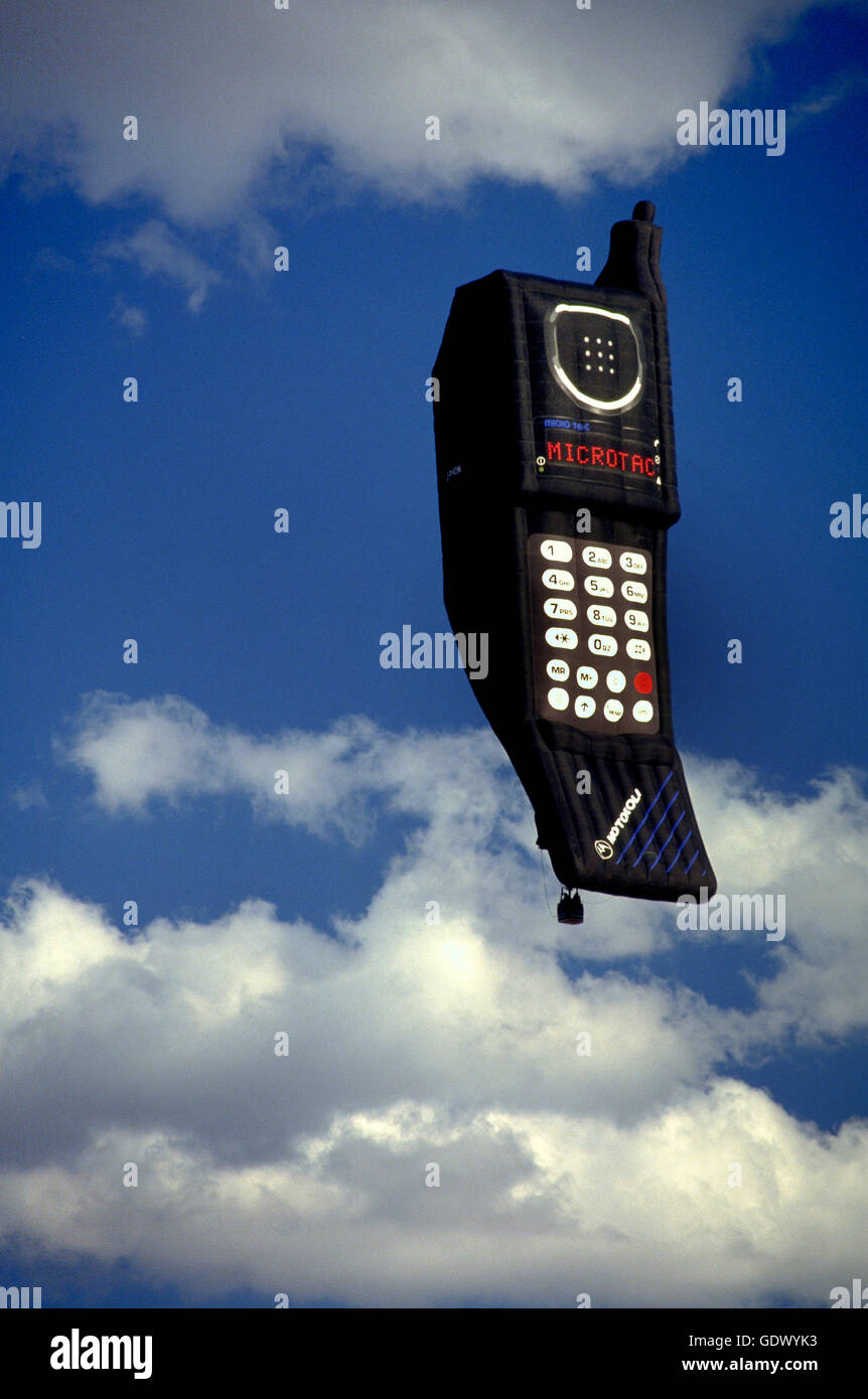 A Cell Phone special shape hot air balloon at the Albuquerque ...