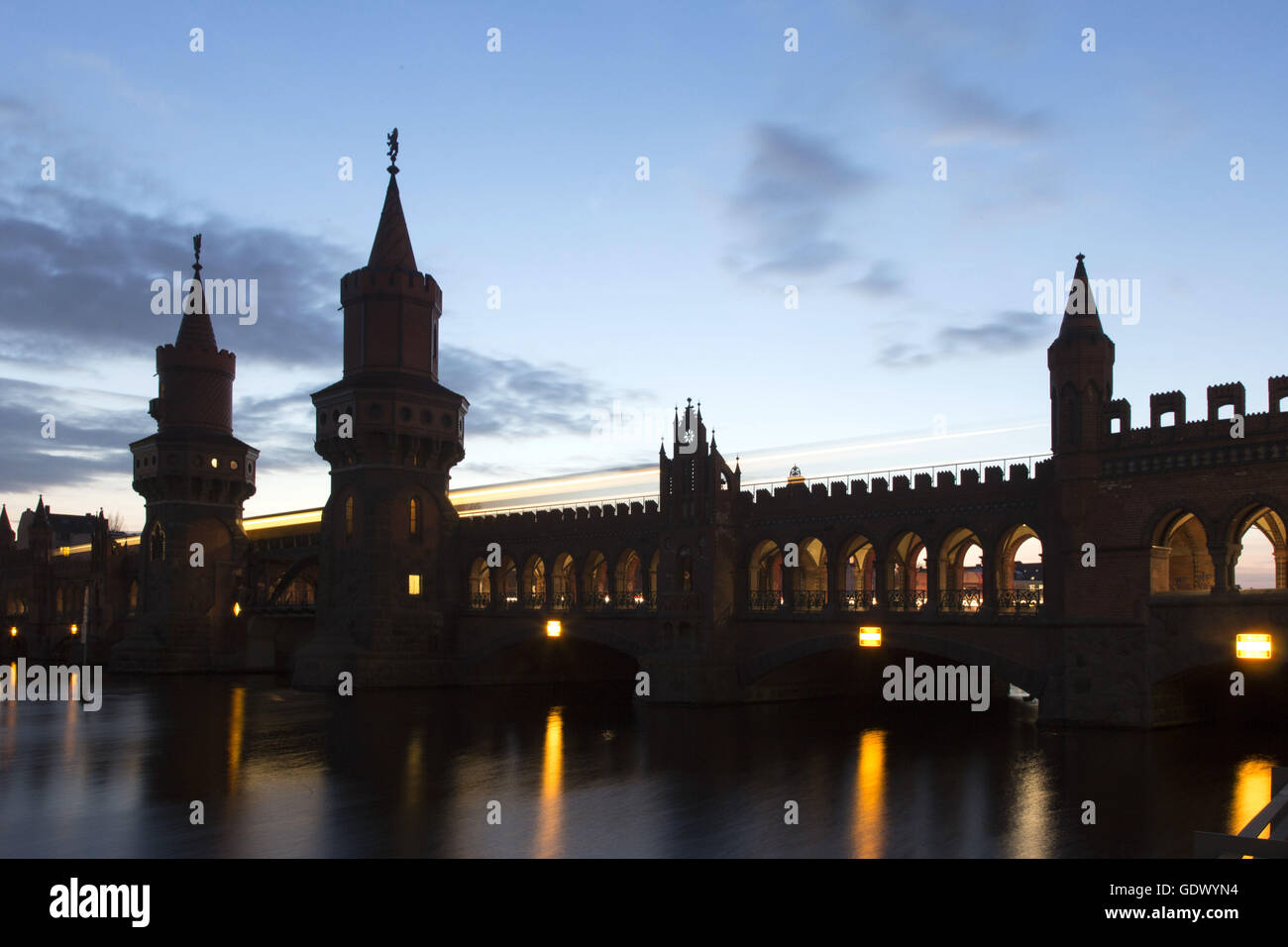 The Oberbaum Bridge at night Stock Photo - Alamy