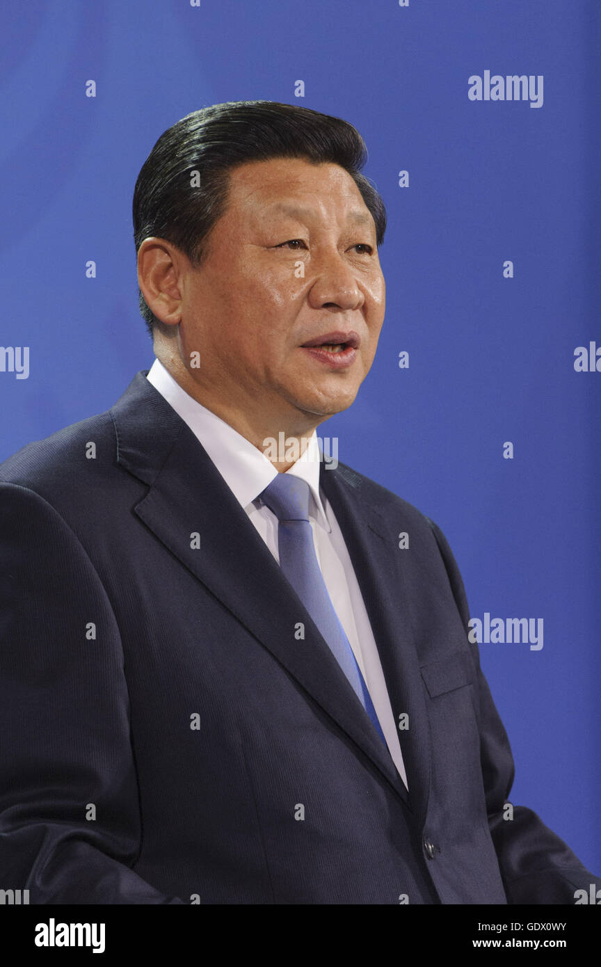 Chinese president xi jinping portrait hi-res stock photography and ...