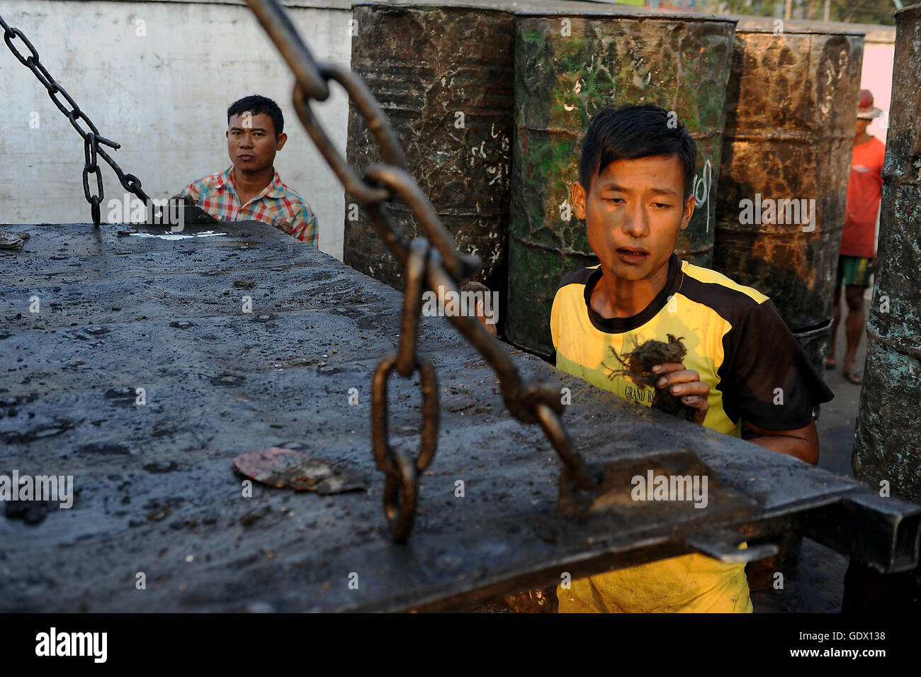 Unloading barrels hi-res stock photography and images - Alamy